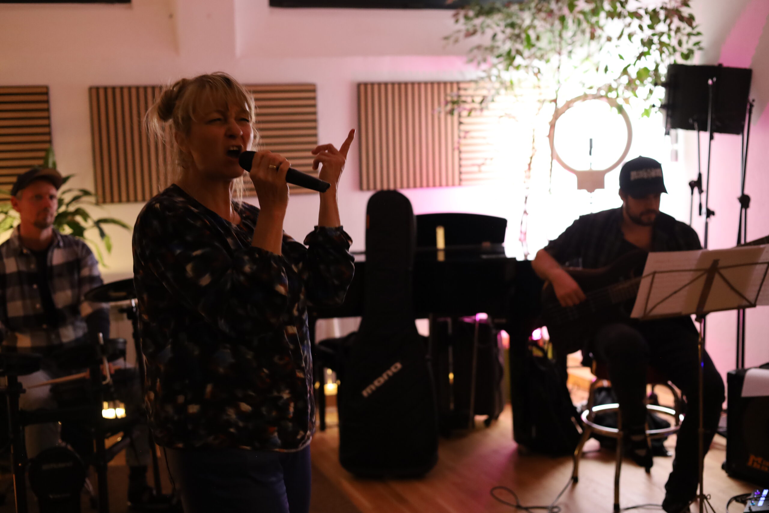 Stageband: Pop, Rock, Country, Folk - StimmWunder by Nives Farrier